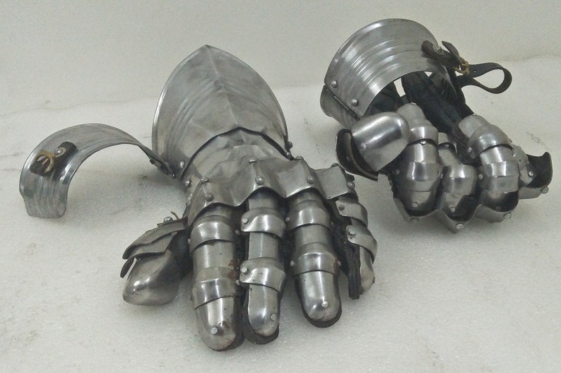 Gothic Gauntlets ,gothic Armored Medieval Polished Knights Gauntlets ...