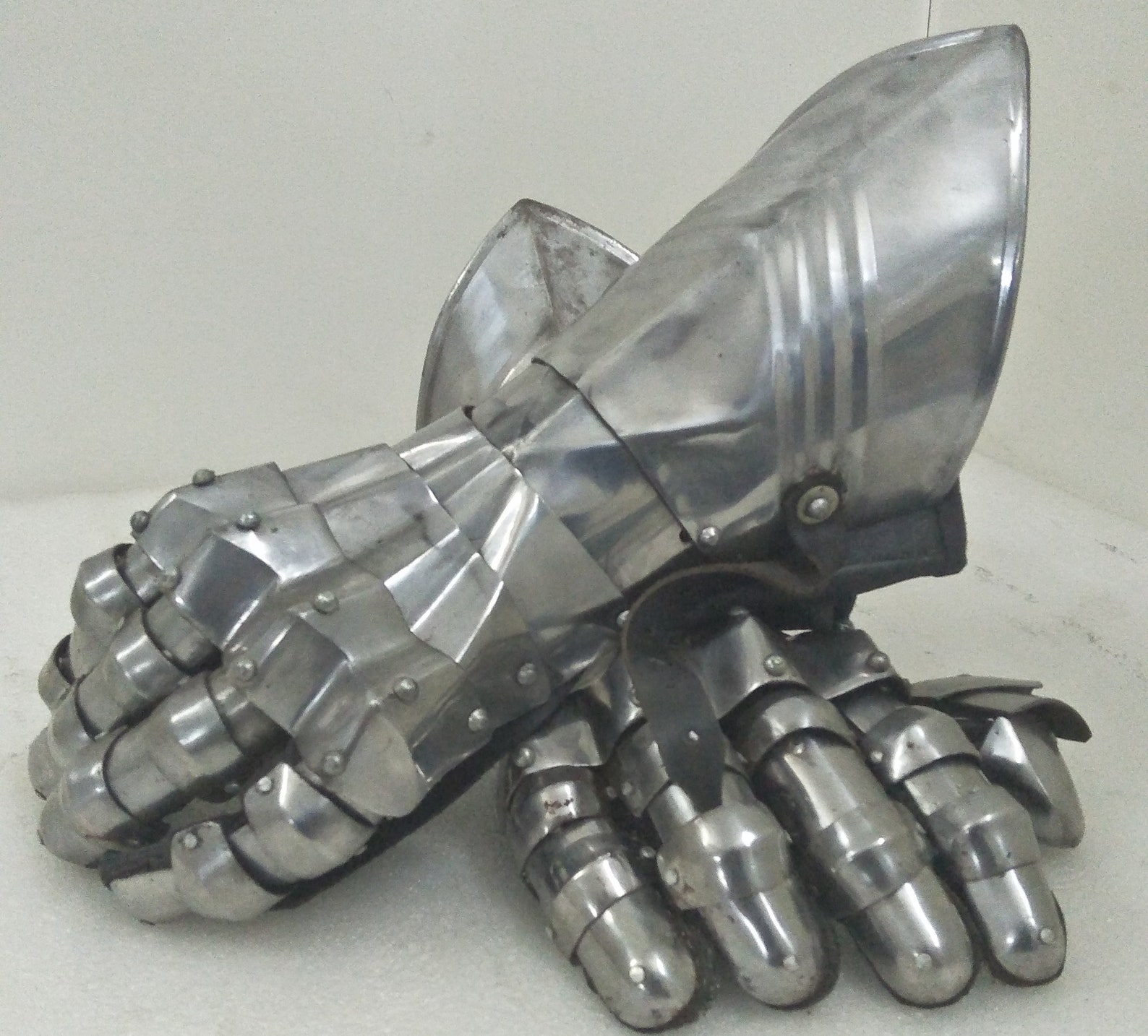 Gothic Gauntlets ,gothic Armored Medieval Polished Knights Gauntlets ...