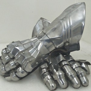 Gothic Gauntlets ,gothic Armored Medieval Polished Knights Gauntlets ...