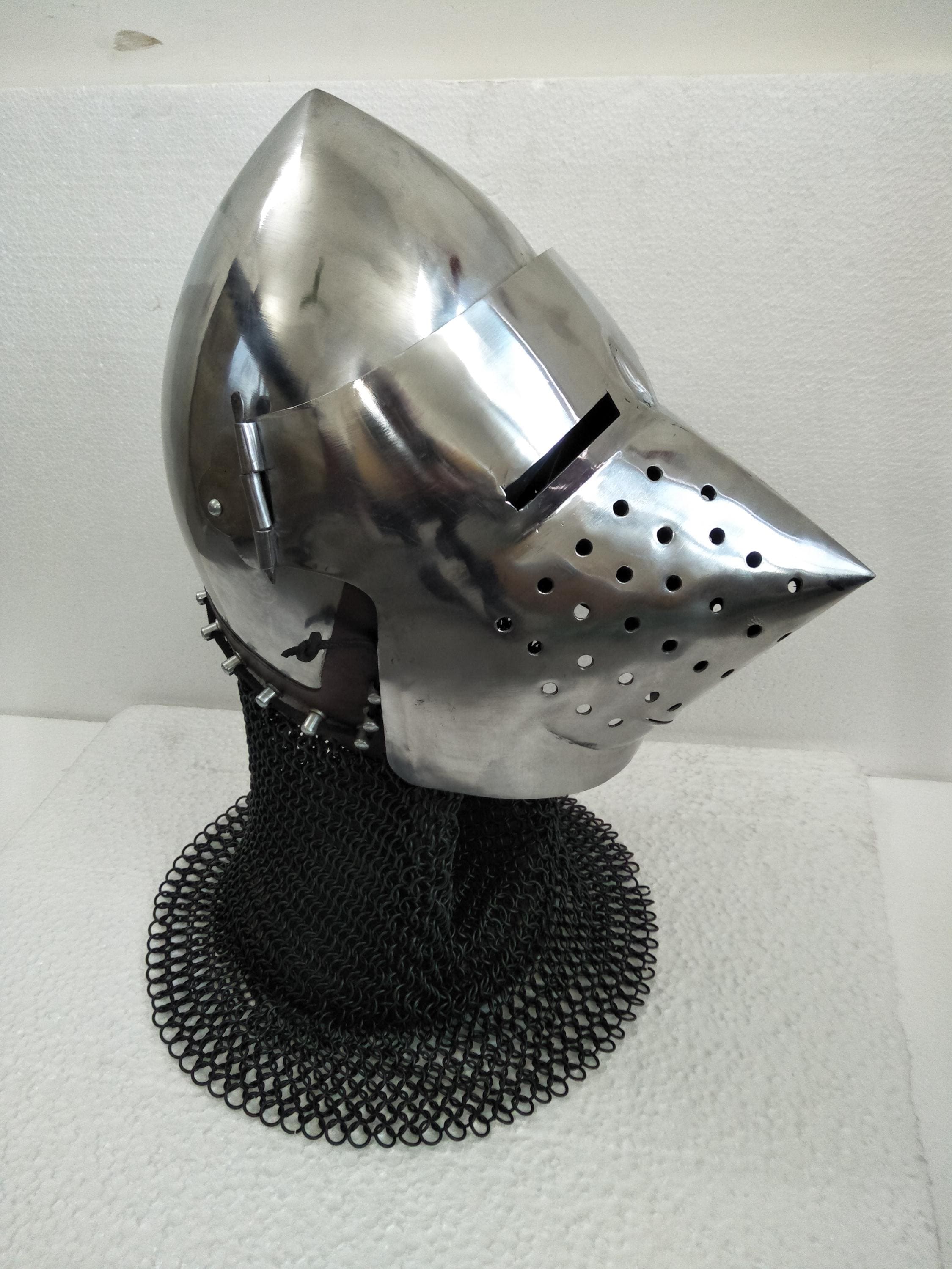 Medieval Pigface Bacinet Helmet With Chainmail European Armor Aveintale ...