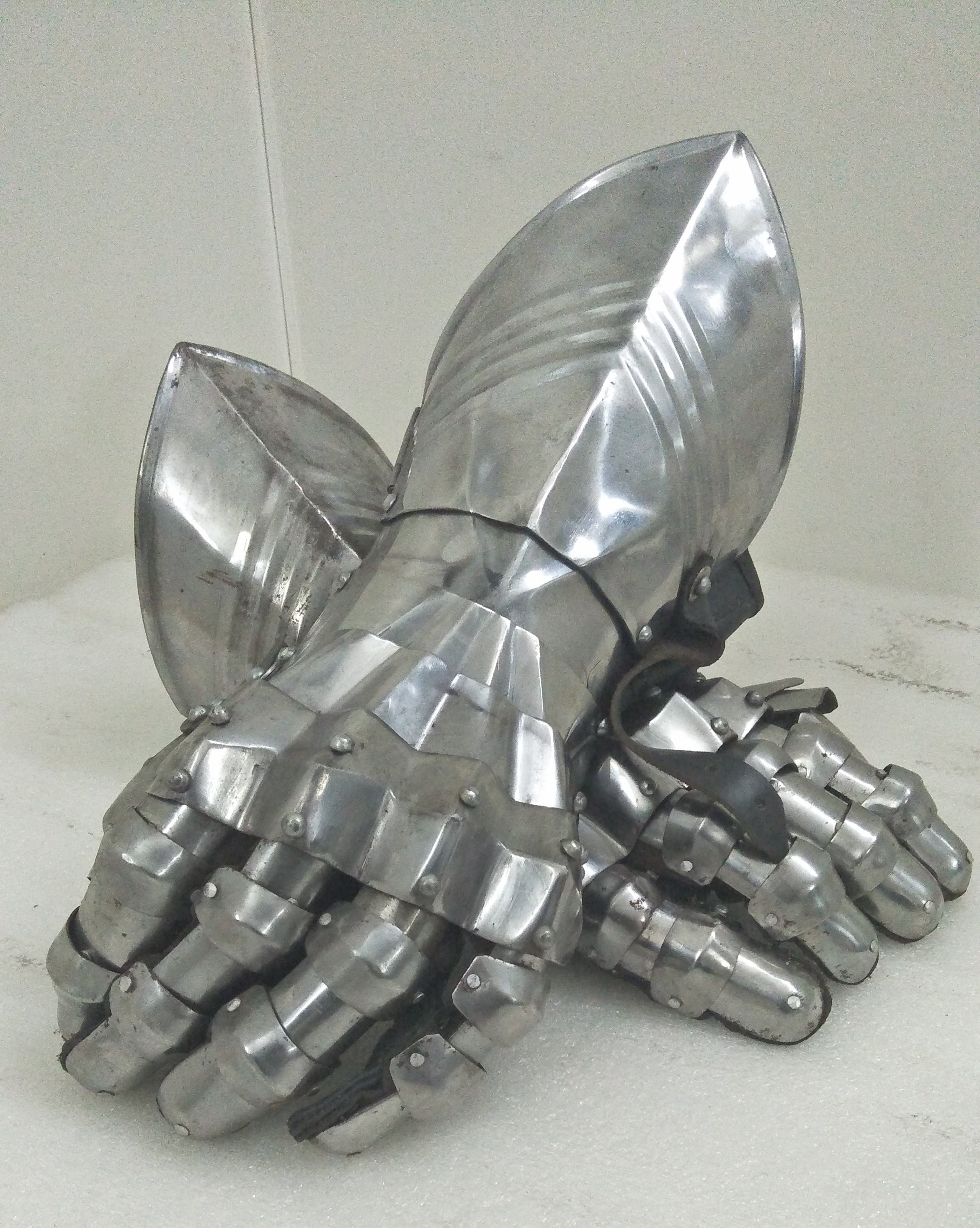 Gothic Gauntlets ,gothic Armored Medieval Polished Knights Gauntlets ...
