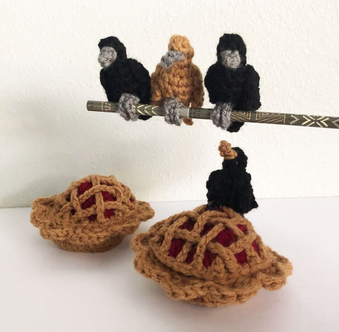 PATTERN Amigurumi Blackbird Pie Crochet Pattern - Etsy