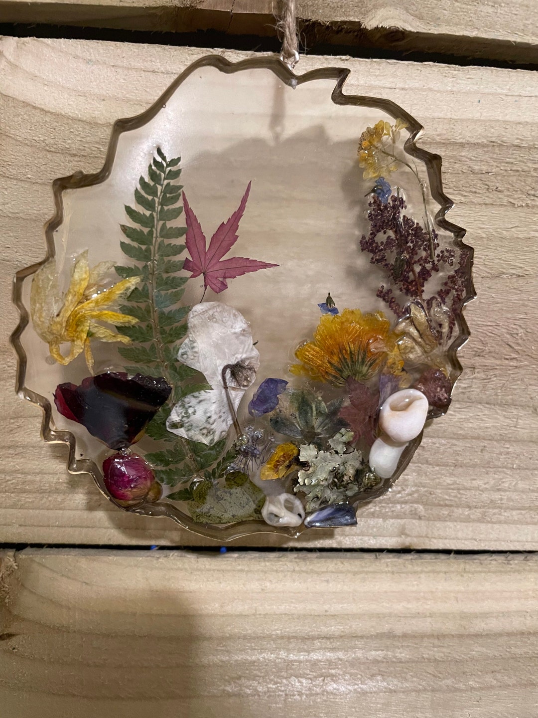 Wildflower and Resin Geode Wall Art, Gift for Her, Flowers in Resin ...