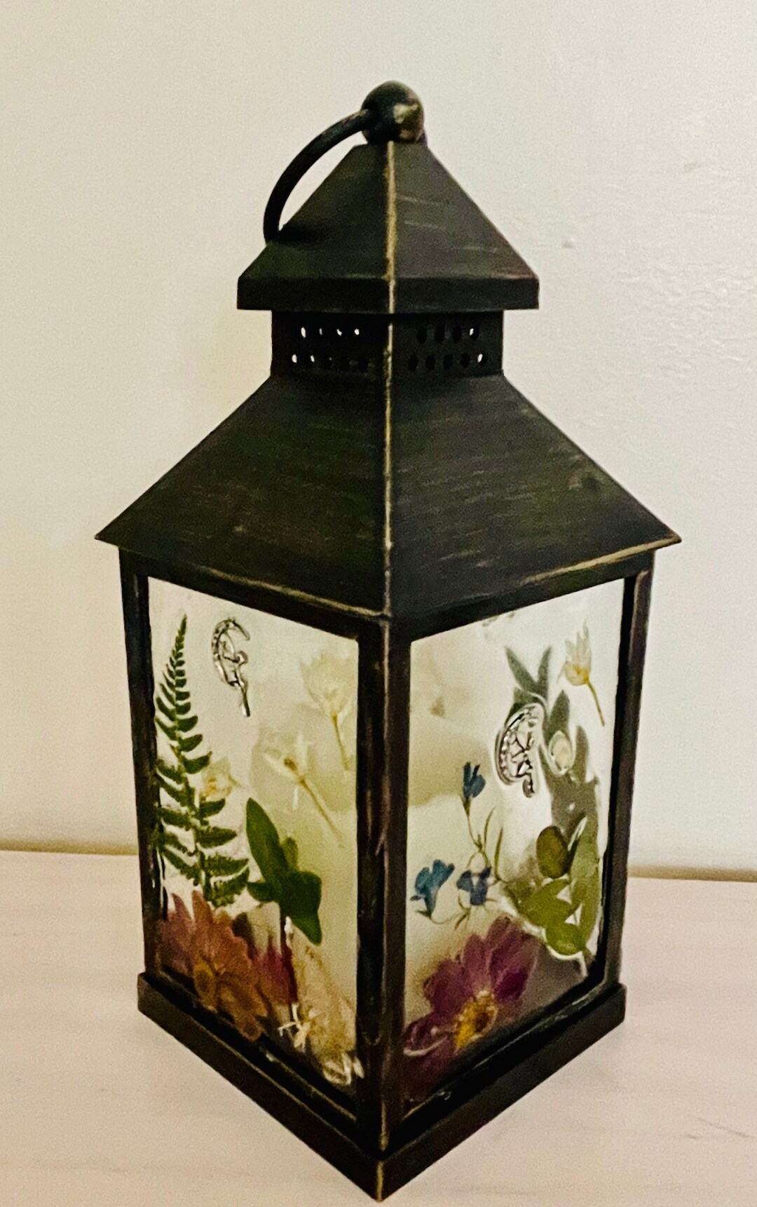 Lantern With Real Flowers, Resin Home Decor, Resin Flower Lantern ...
