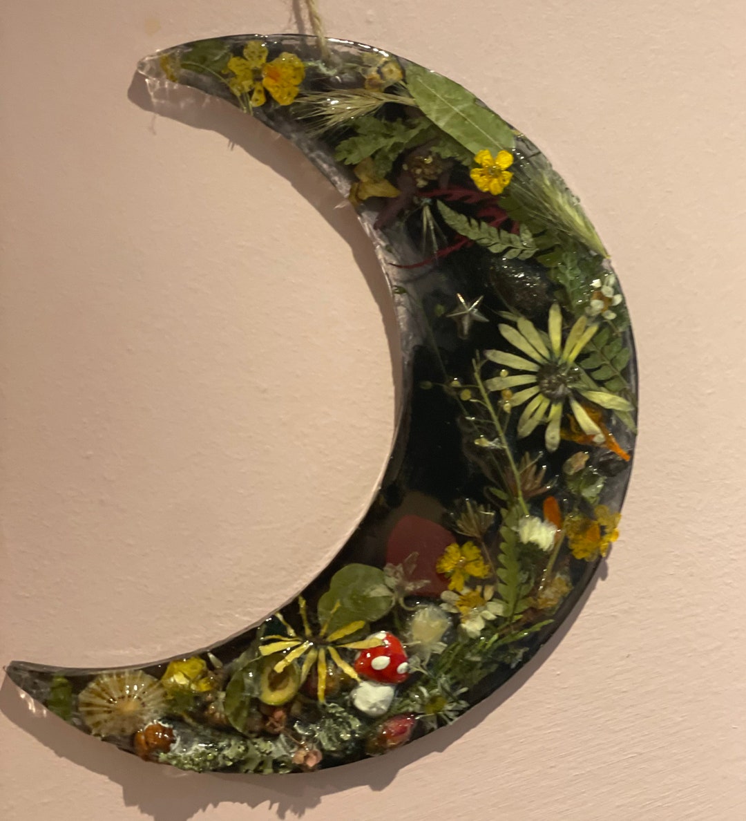 Resin Moon Hanging Wall Art, Resin Home Decor, Dried Flower Resin Art ...