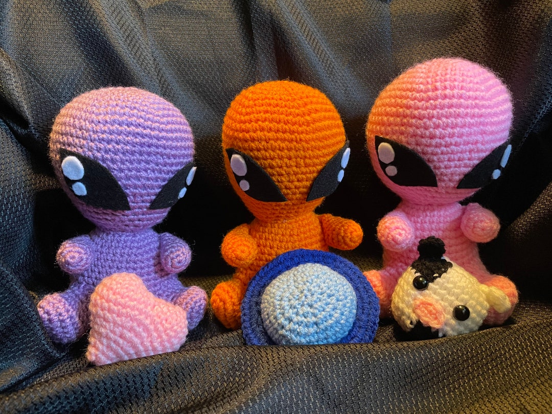Cute Handmade Alien Plushie UFO Lover Gift Stuffed Crochet Alien Space ...