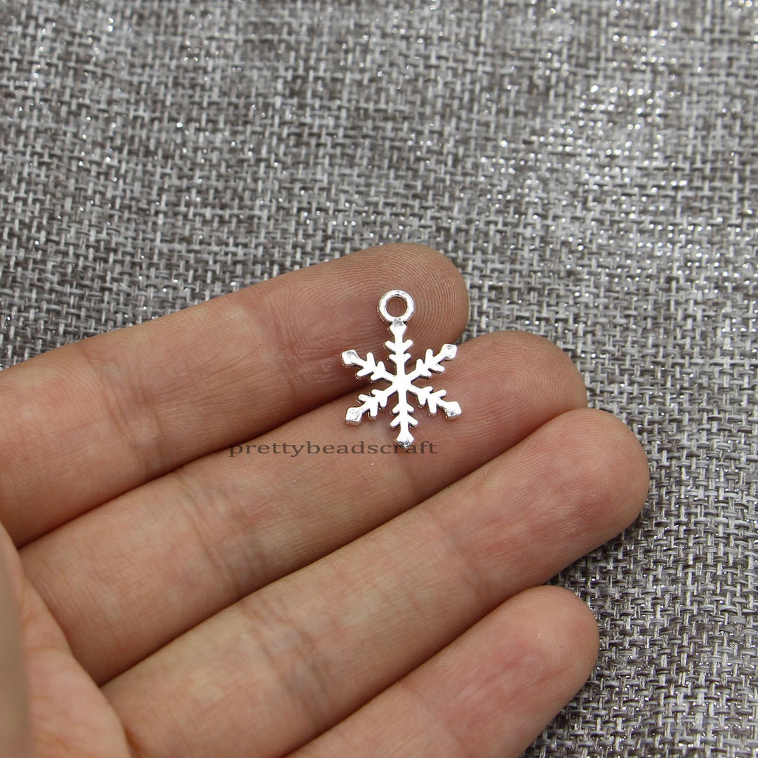 50pcs Snowflake Charms Snow Flakes Charms Xmas Christmas Winter Bulk ...
