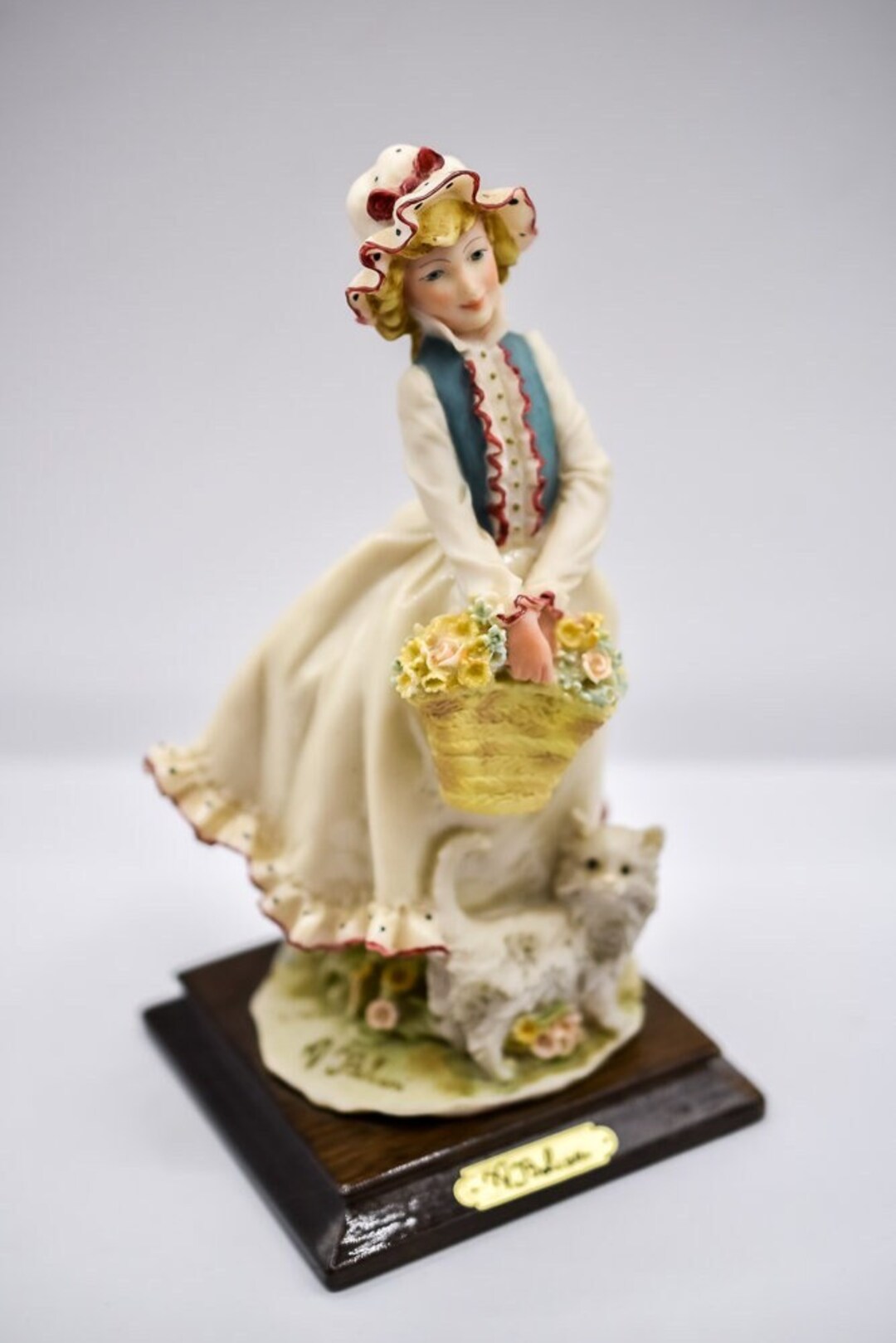 Vintage A. Belcari Signed Women With Cat, 19cm, Made in Italy - Etsy