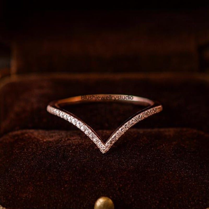 Deep V Ring - Etsy