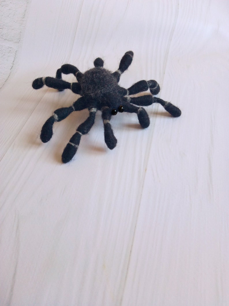 Needle Felted Spider Brooch Black Realistic Spider Pin - Etsy