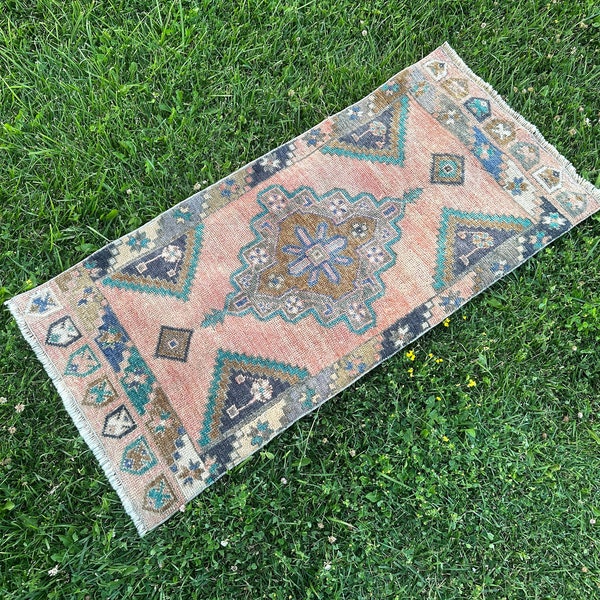 2x4 Runner Rug - Etsy