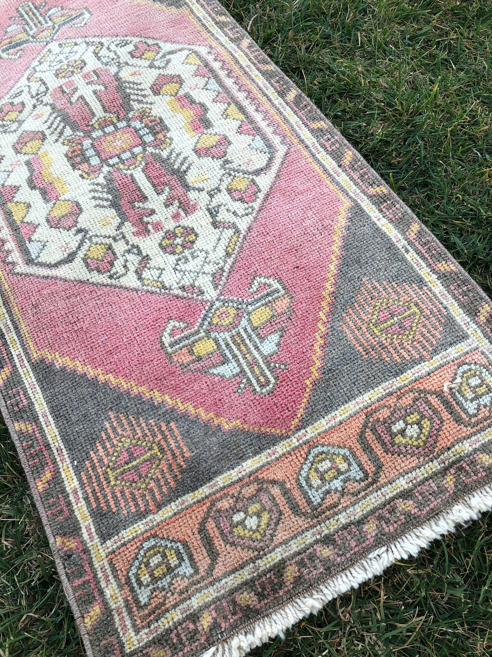PINK OUSHAK RUG Fade Turkey Rug Vintage Floor Rug Outdoor | Etsy