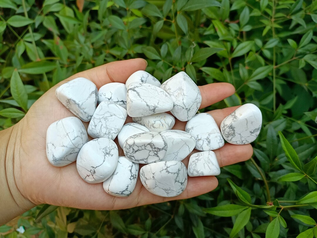 White Howlite Tumbled Stones 20-40mm (1 Inch to 1.5 Inches) - Etsy