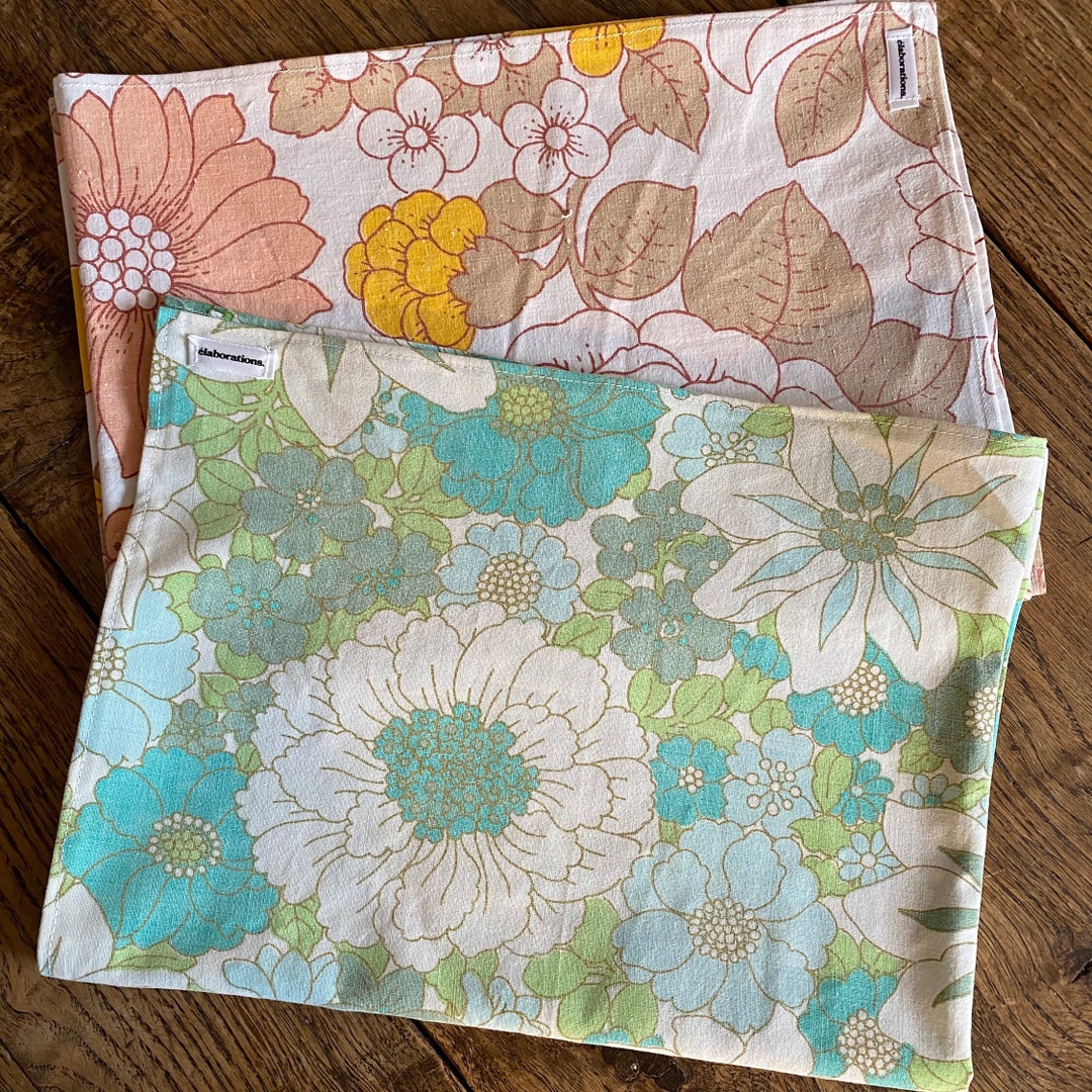 Set of 2 Vintage Kitchen Towels With 70's Flowers - Etsy