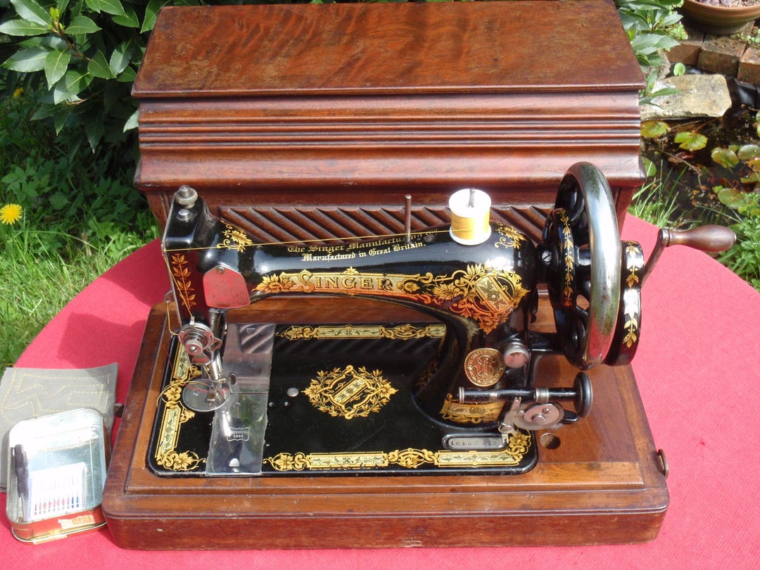 Working Victorian Singer Sewing Machine 28K 1899 Hand Crank Vibrating ...