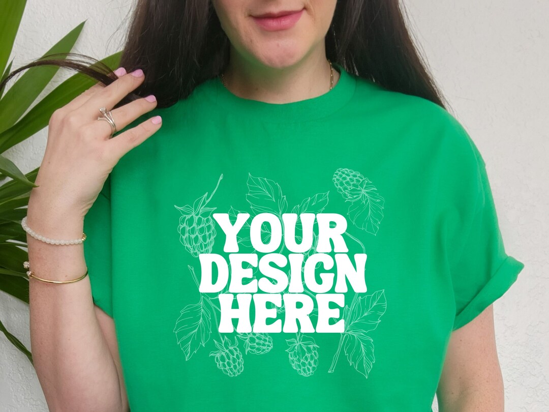 Irish Green Gildan 5000 T-shirt Mockup Model Mockup G500 Irish Green T ...