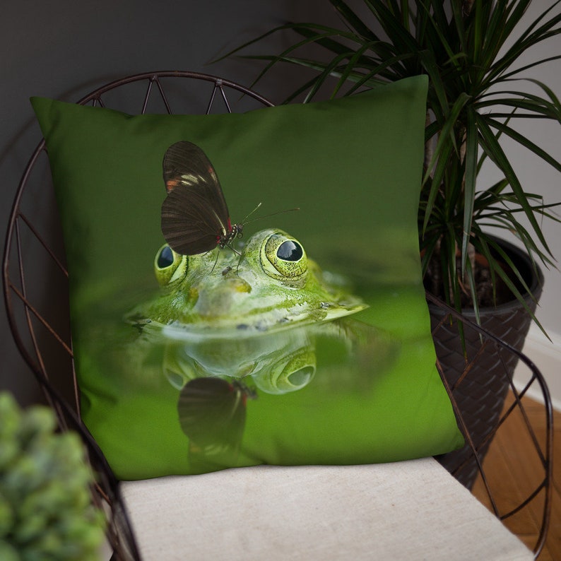 Frog Pillow. Green Pillow With Photo of a Frog. Amphibian Cushion. - Etsy