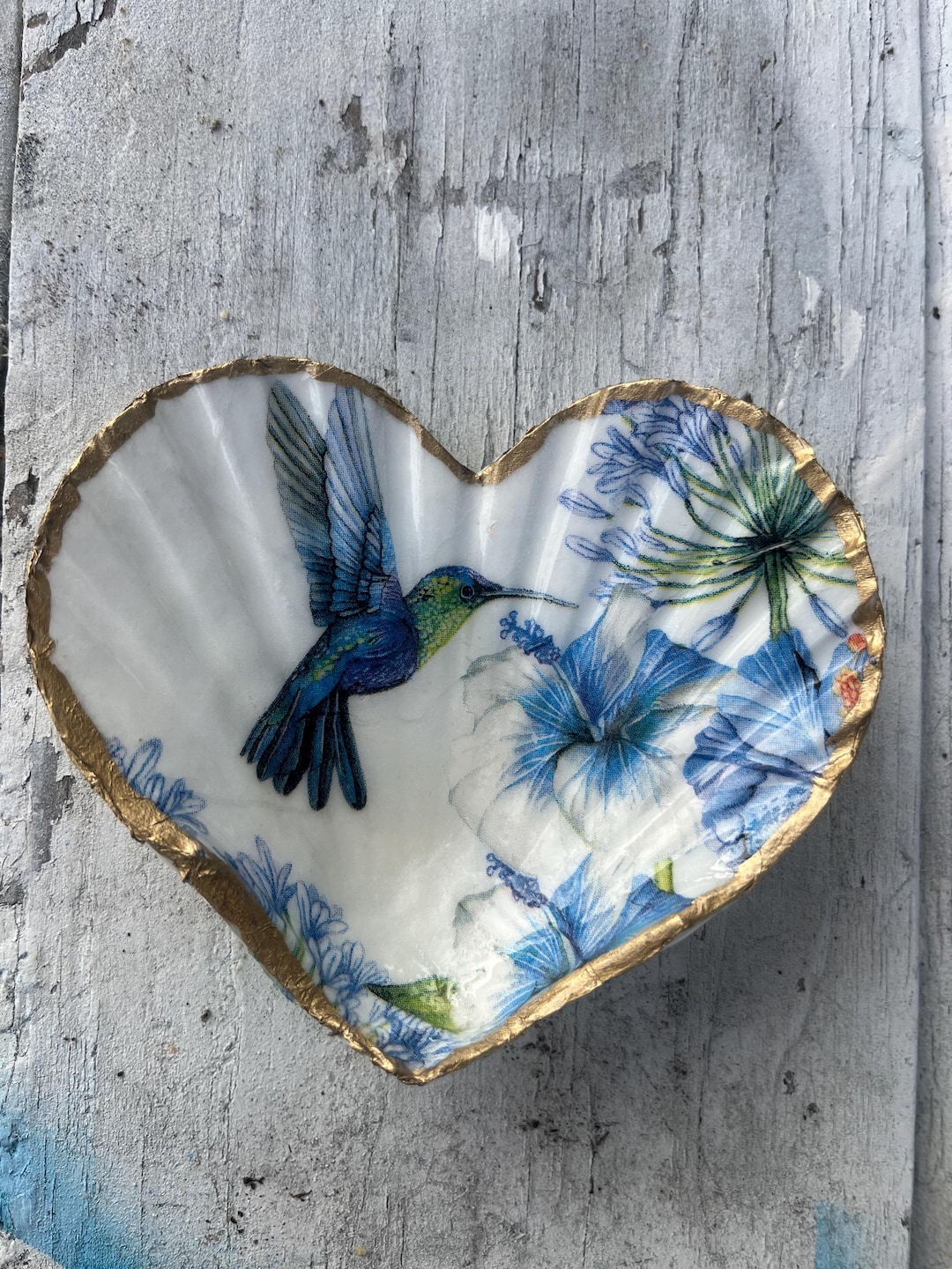 Shell Art Decoupaged Scallop Shell - Shell Art, Hummingbird Shell ...
