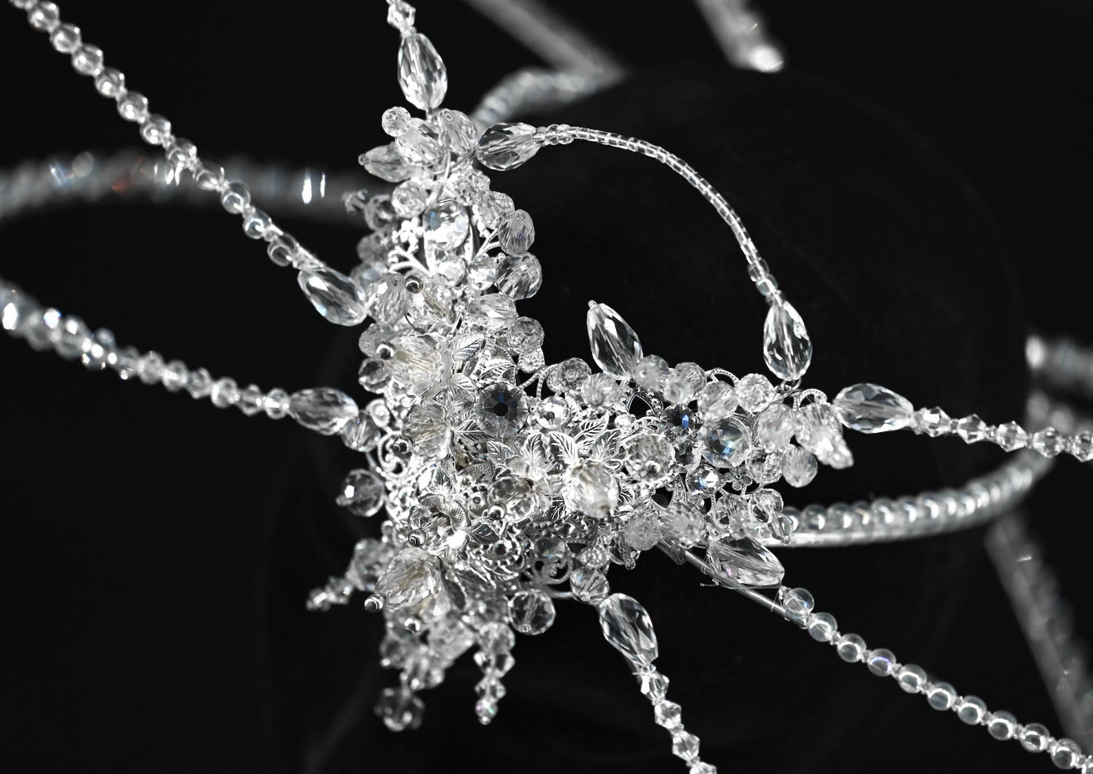Isa. Ice Crystal Ethereal Orbit Crown Swarovski Crystal - Etsy