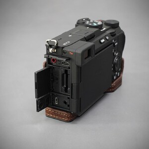 LIM'S Genuine Italy Leather Camera Half Case & Dovetail Plate for Sony ...