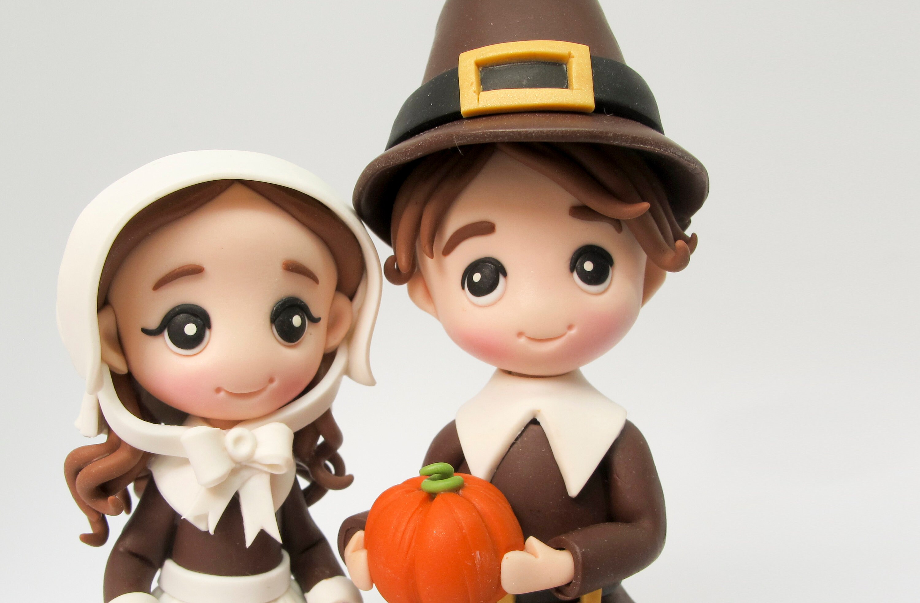 Thanksgiving poylmer clay decor Pilgrim couple figurine | Etsy