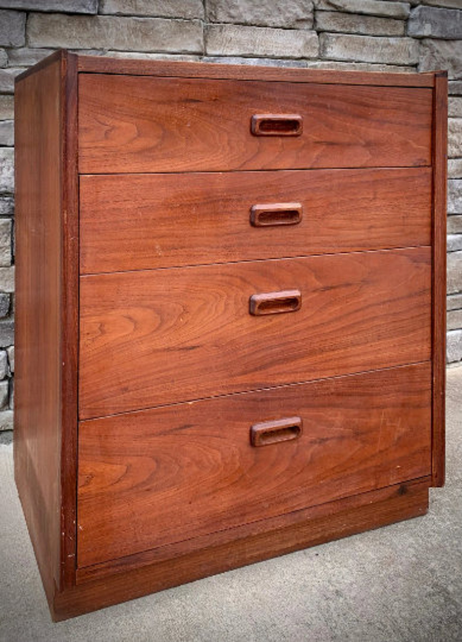 Lane Mid Century Walnut & Formica 4-drawer Chest of Drawers - Contact ...