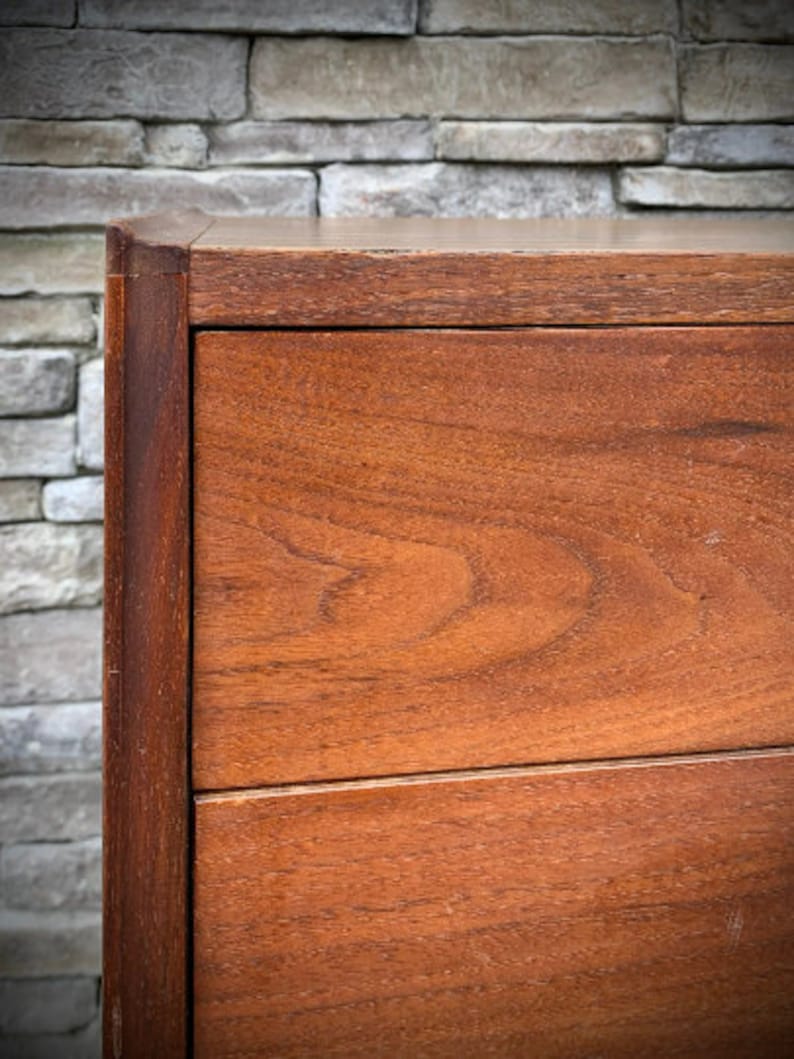 Lane Mid Century Walnut & Formica 4-drawer Chest of Drawers - Contact ...