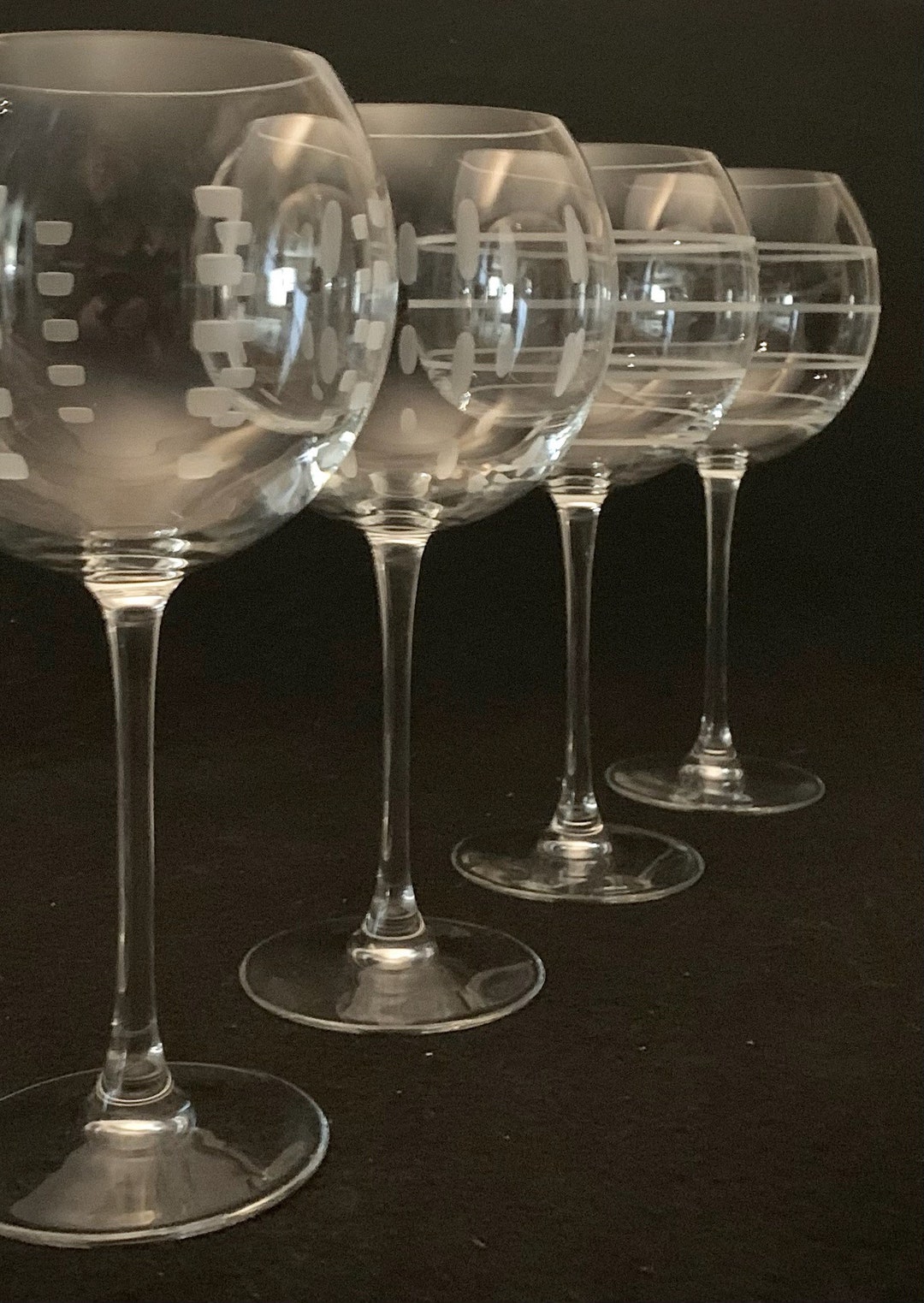 Vintage Etched Graphic Balloon Wine Glasses - Set of (4) - Etsy
