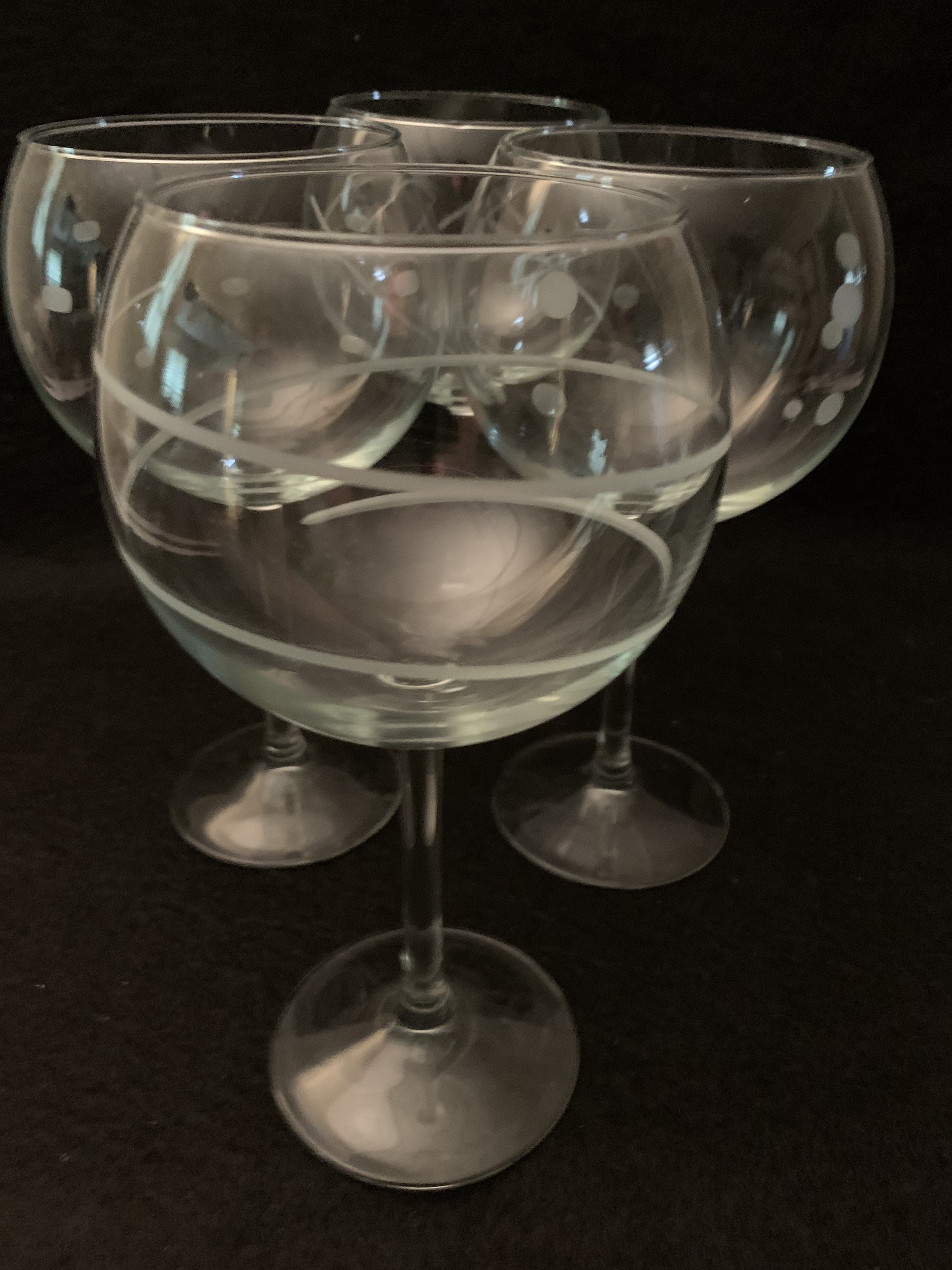 Vintage Etched Graphic Balloon Wine Glasses - Set of (4) - Etsy