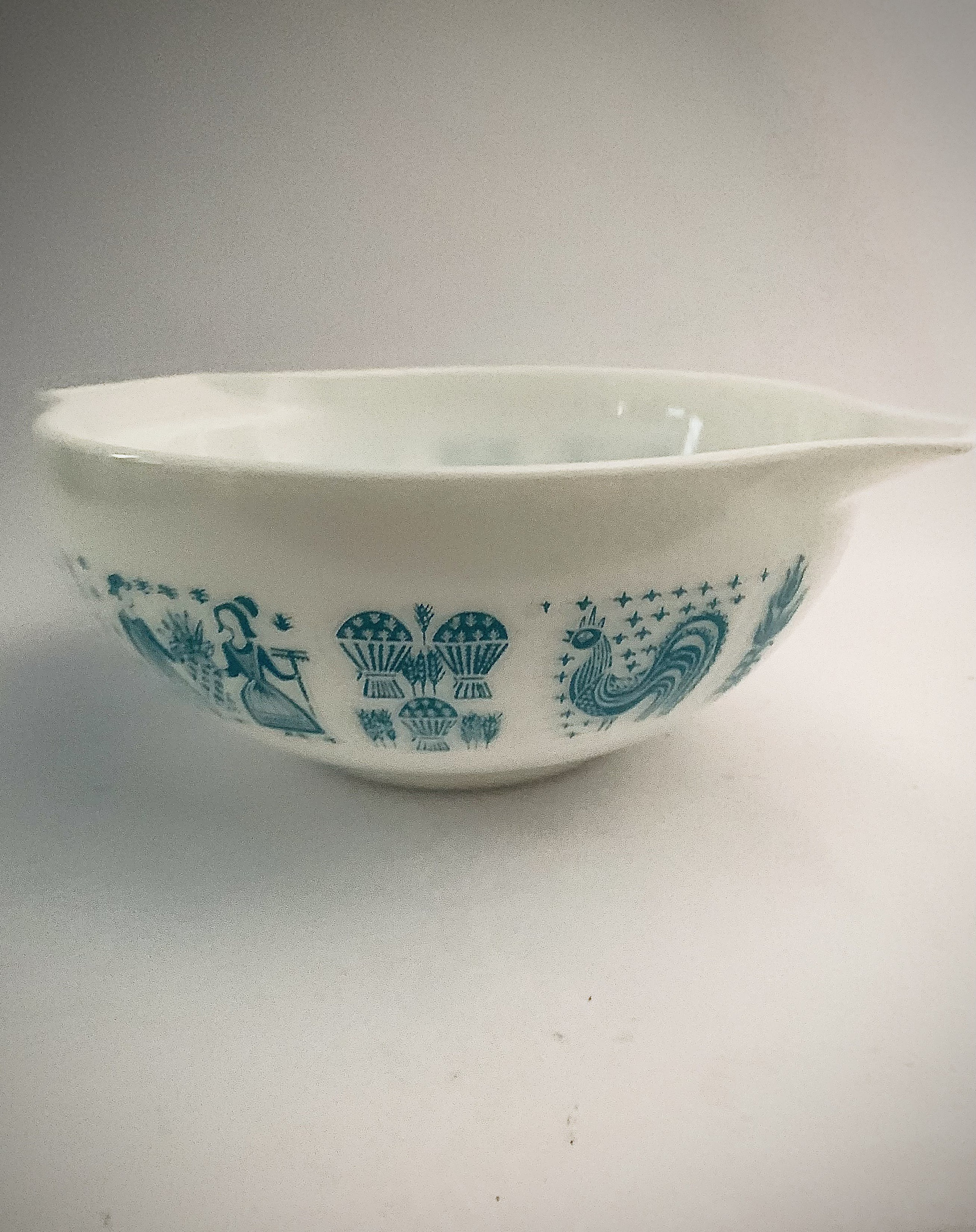 RARE PYREX Butterprint WHITE 444 4 Qt Cinderella | 1950s | Amish Folk ...