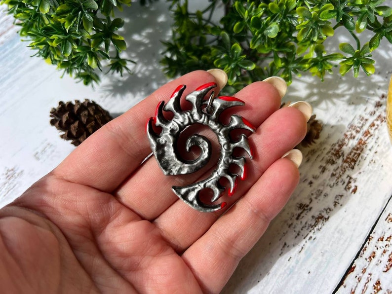 Starcraft Zerg Emblem Keychain - Etsy