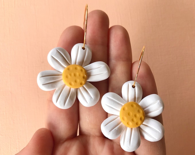 Daisy Hoop Earrings/ Simple Flower Hoops/ White Floral Earrings/ Gold ...