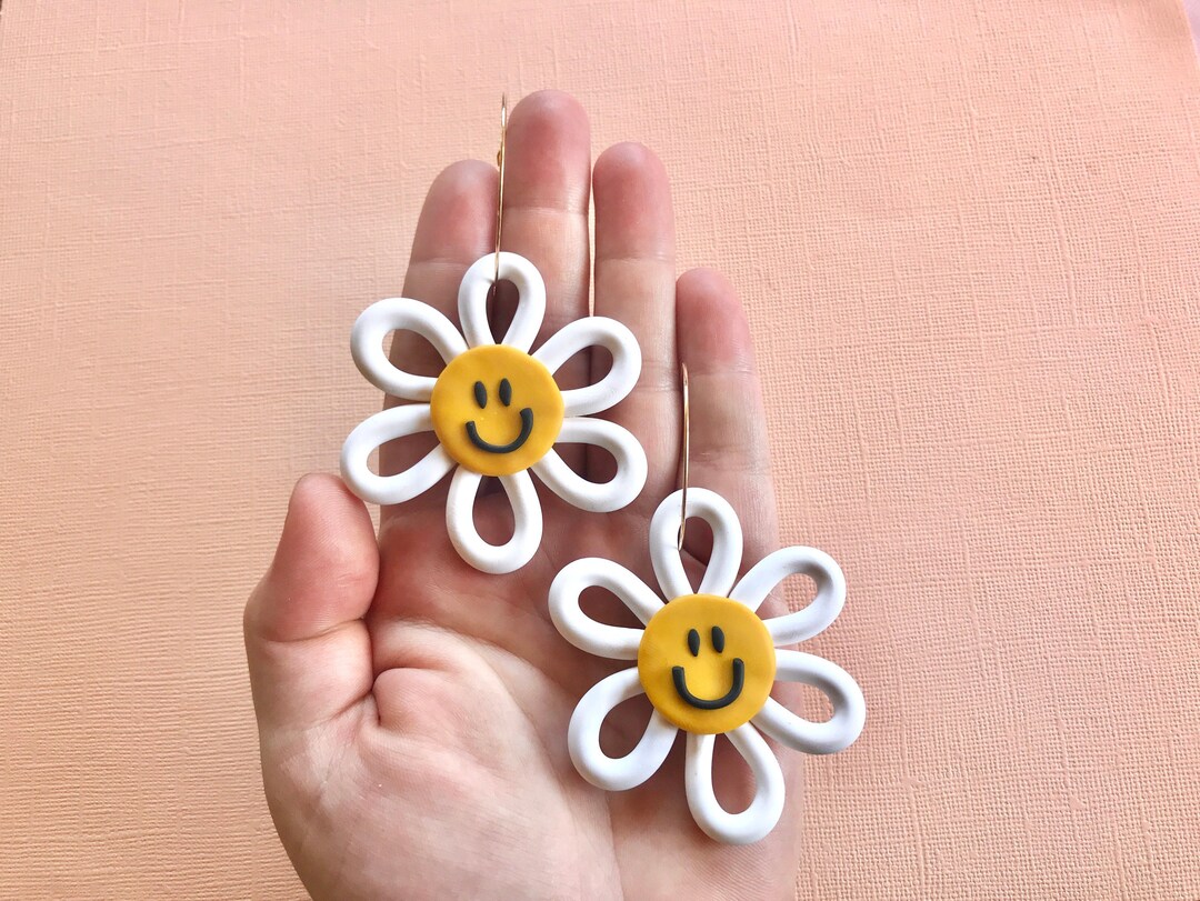 Loopy Daisy Flower Earrings/ Smile Flower Earrings/ Retro Statement ...