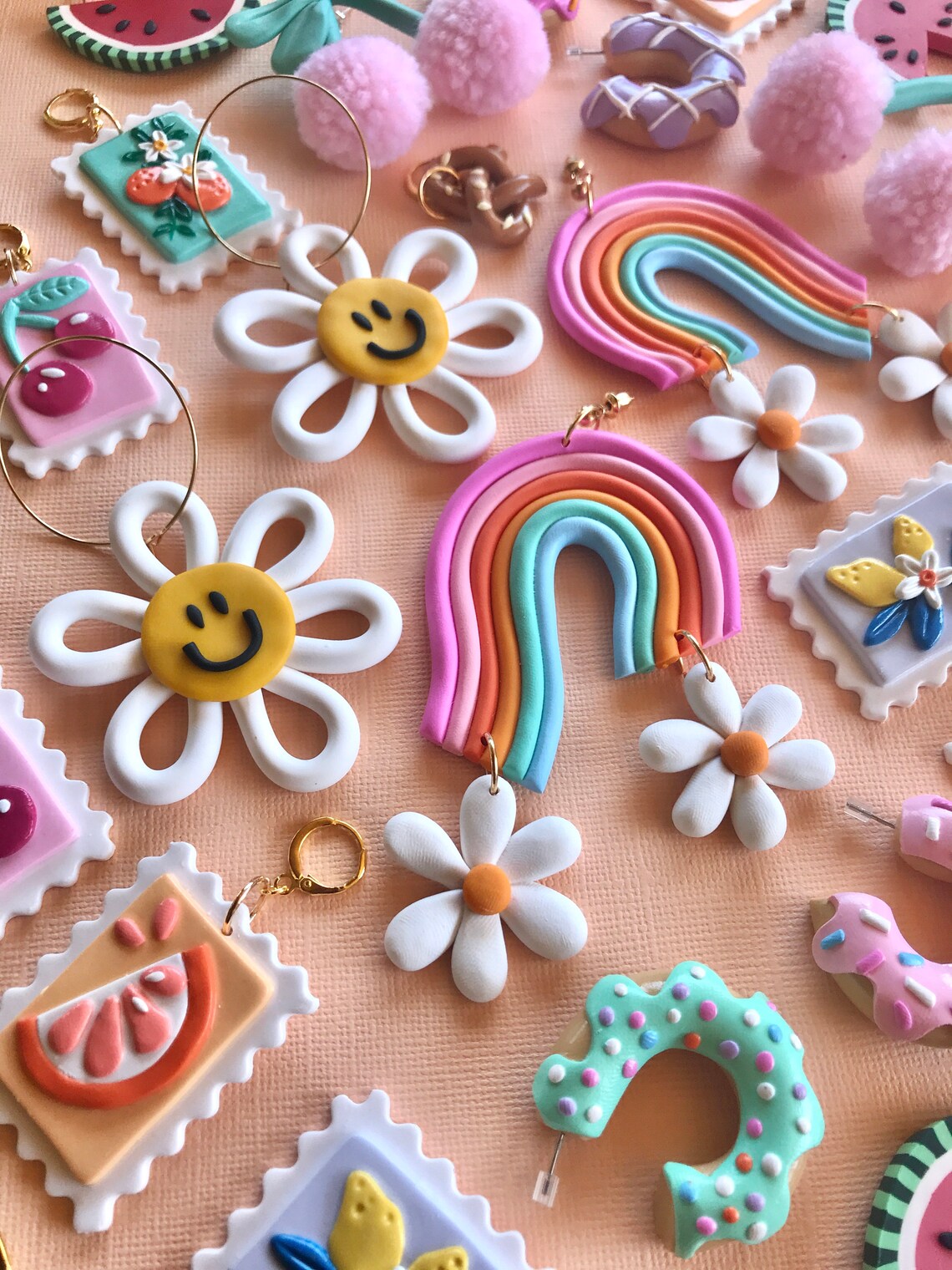 Loopy Daisy Flower Earrings/ Smile Flower Earrings/ Retro - Etsy