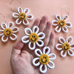 Loopy Daisy Flower Earrings/ Smile Flower Earrings/ Retro Statement ...