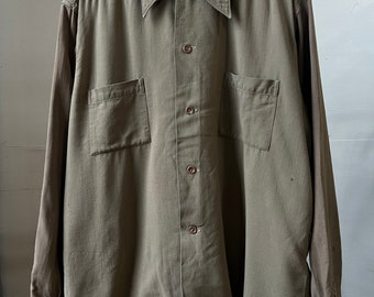 Vintage 1950s Rayon Gabardine Sport Shirt ~ Size M ~ Loop Vintage 1950s Rayon Gabardine Sport Shirt ~ Size M ~ Loop