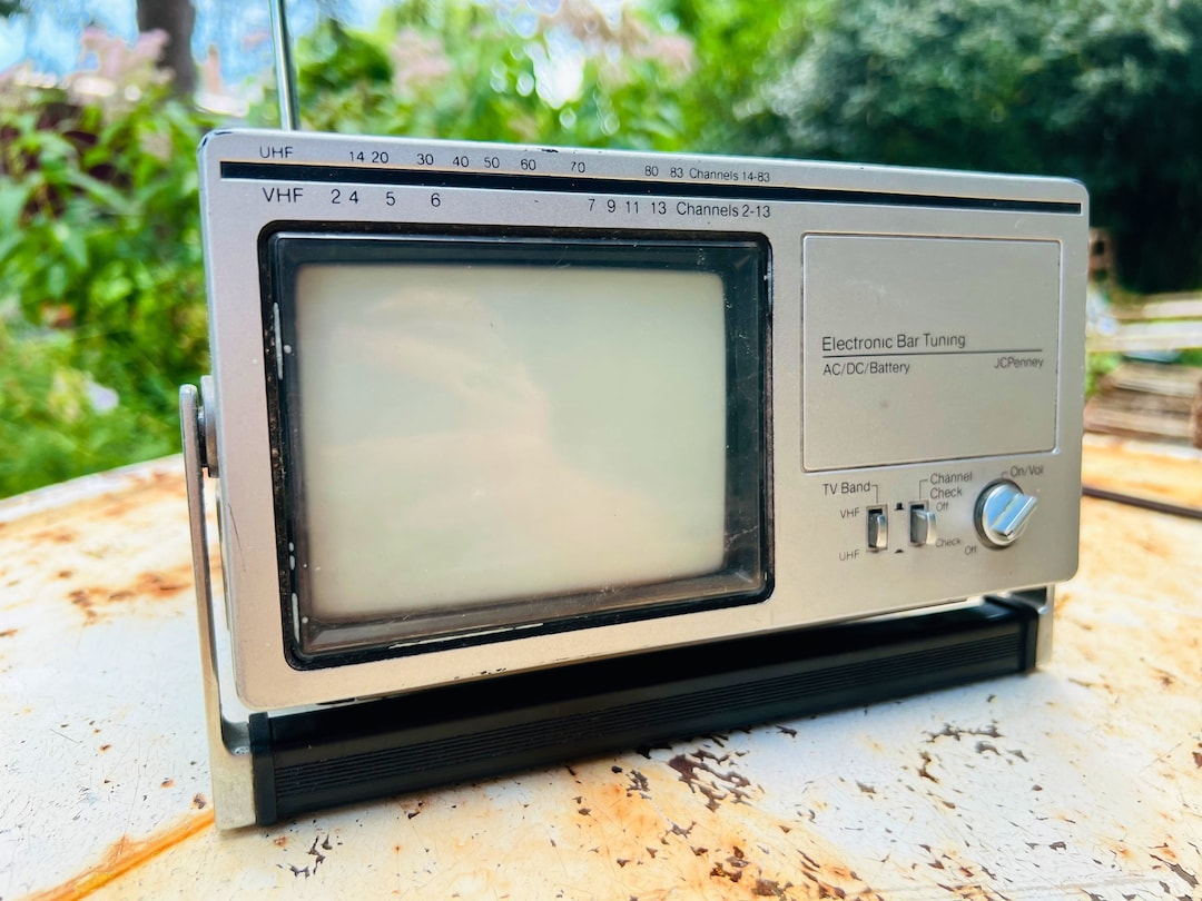 Vintage 1980s Jcpenny Mini Television & FM/AM Radio Console. - Etsy