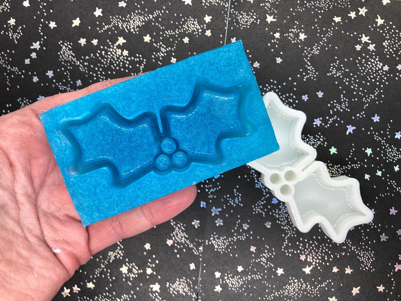 Holly Shaker Rubber Mold Opaque Made in America - Etsy