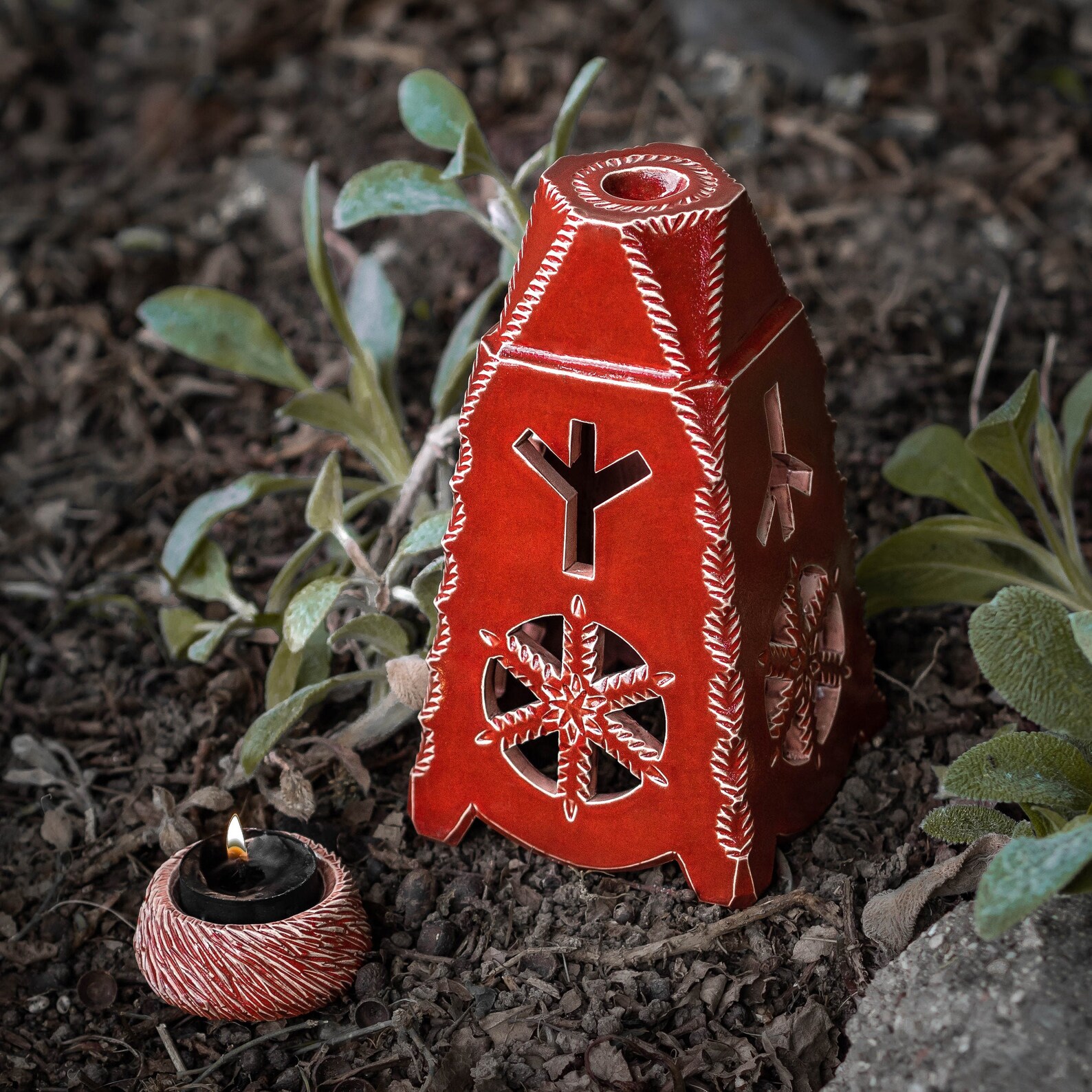 JULLEUCHTER WORKSHOP Life & Death Algiz Rune Red Glaze Yule | Etsy