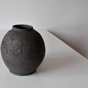Black Sphere Vase / Moon Jar / Handmade Ceramic Vase / - Etsy