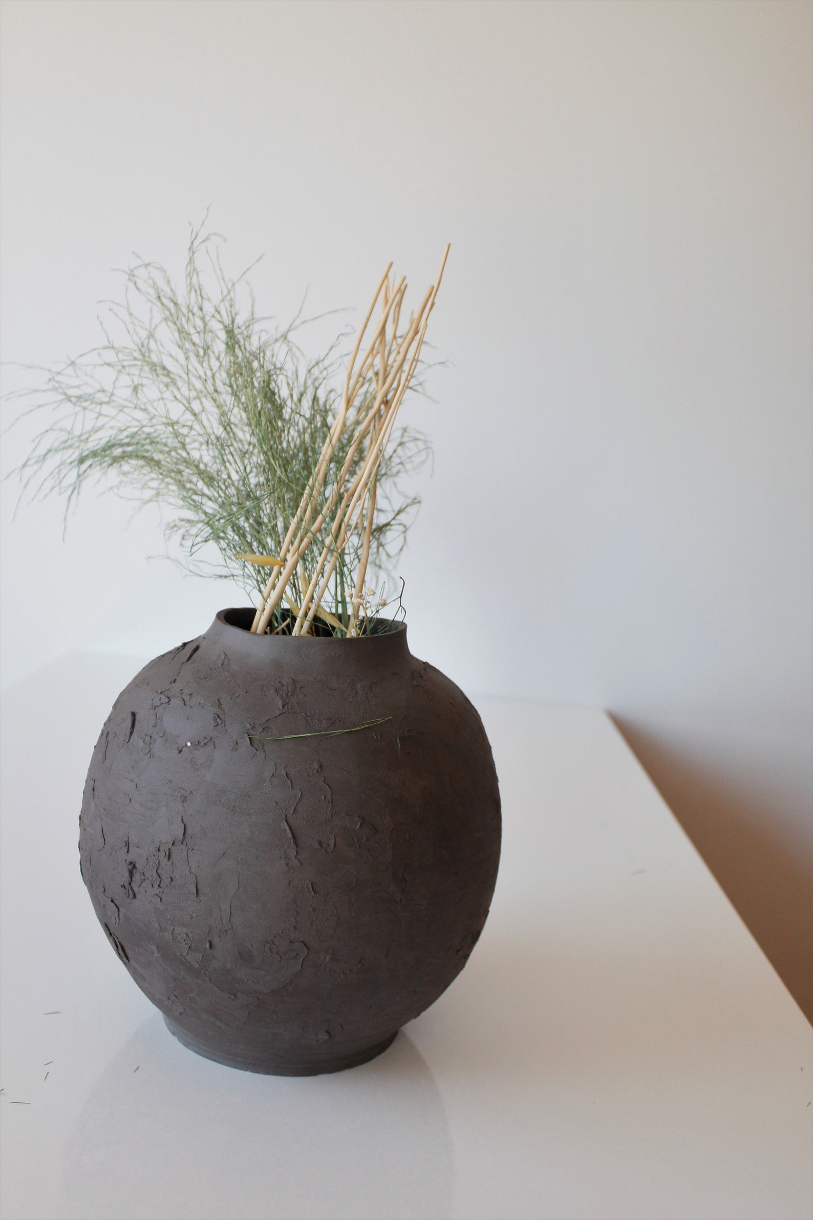 Black Sphere Vase / Moon Jar / Handmade Ceramic Vase / - Etsy
