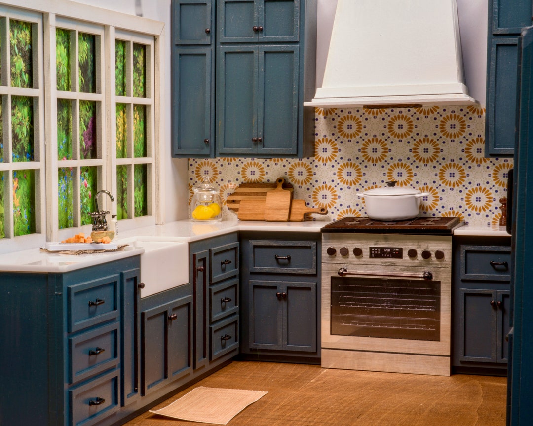 1:12 Scale Dollhouse Kitchen Roombox Kit | DIY Dollhouse | Modern ...