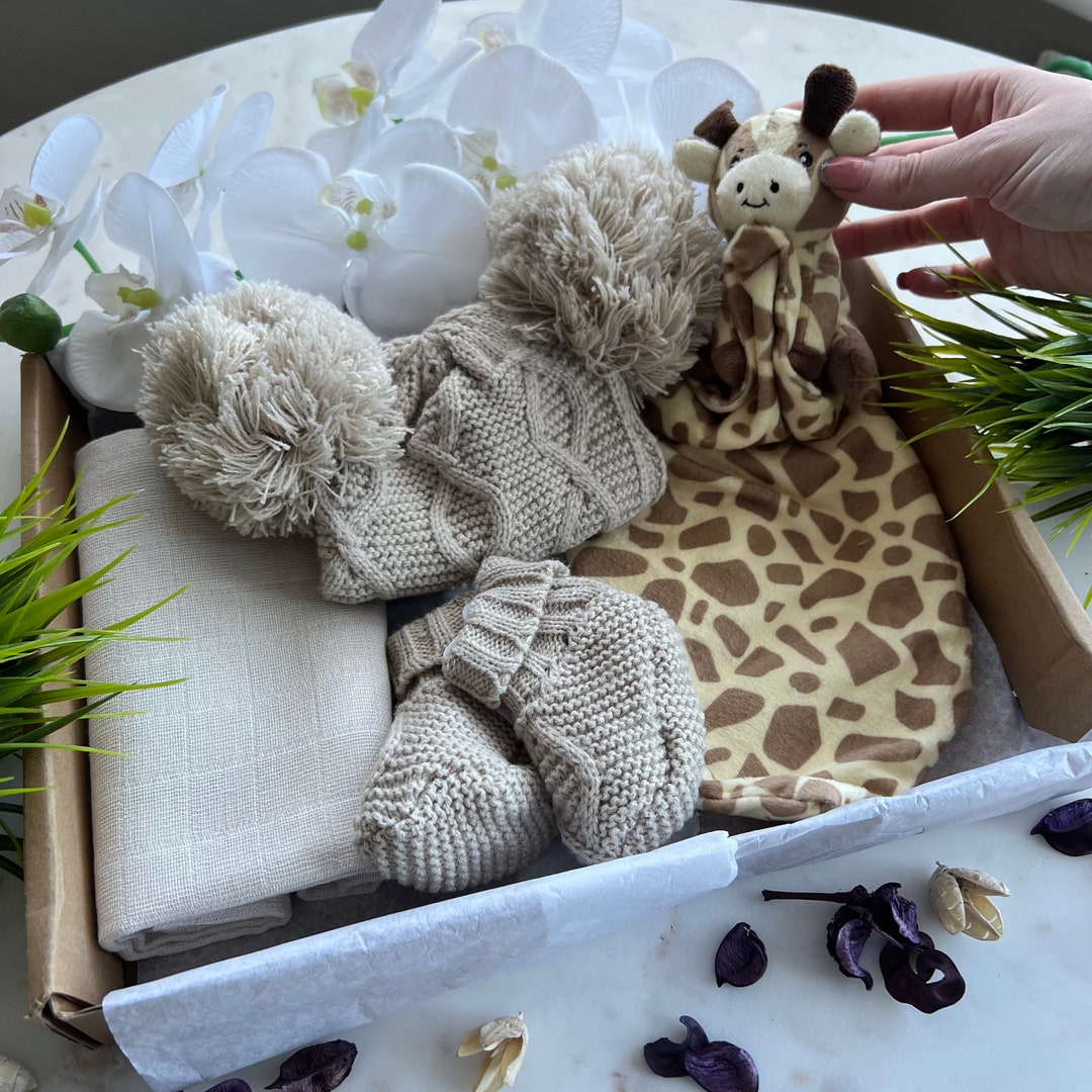 Neutral New Baby Gift Set, New Baby Boy Gift, New Baby Girl Gift Box ...