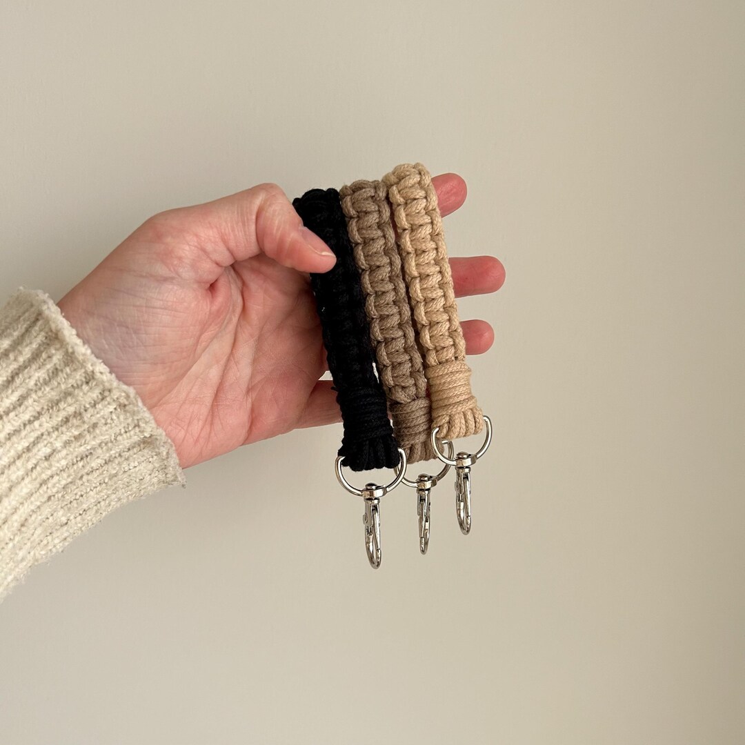 Finger Loop Macrame Keychain, Handmade Cotton Macrame, Keychain Accessories, Mini Wristlet, Boho ...