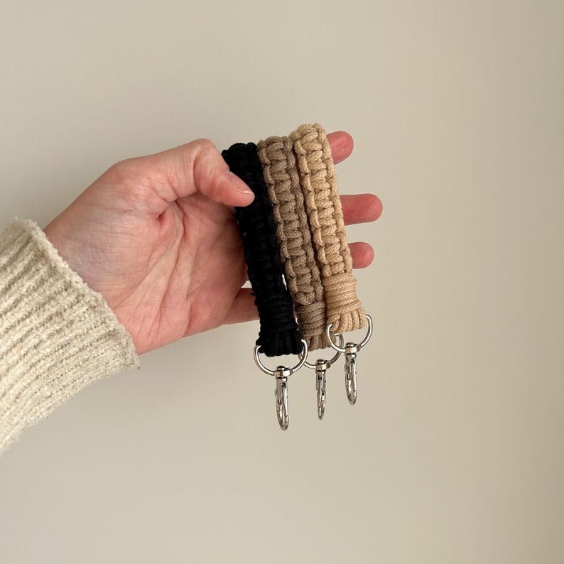 Finger Loop Macrame Keychain, Handmade Cotton Macrame, Keychain Accessories, Mini Wristlet, Boho ...