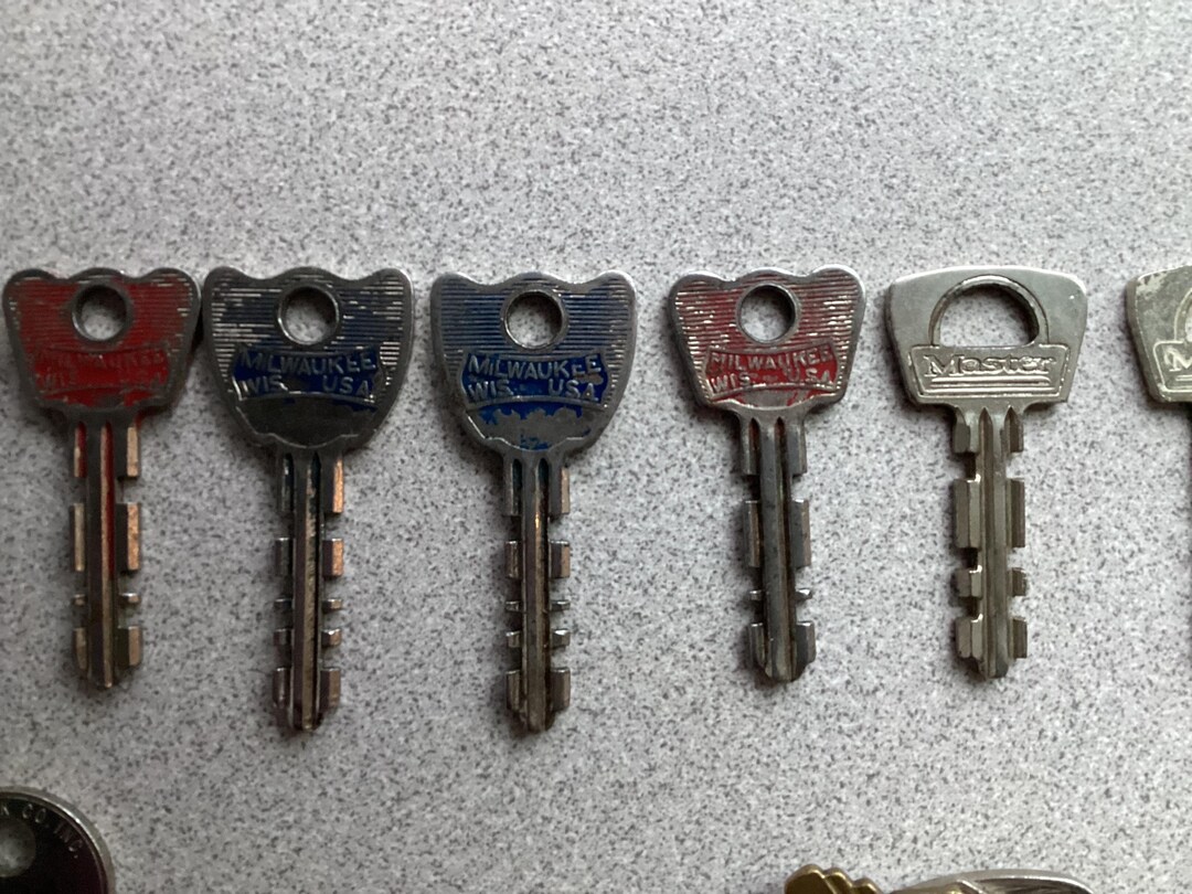 Vintage Keys - Old Master Lock Keys - Collectable Keys - Milwaukee Wi ...