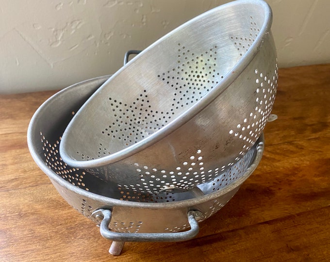 Aluminum Footed Colanders With Star Design - Rustic Farmhouse Decor ...