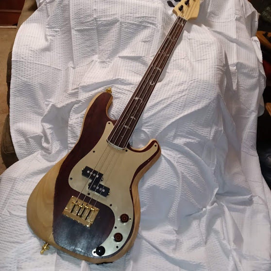 Carved P-bass Fretless Short Scale - Etsy
