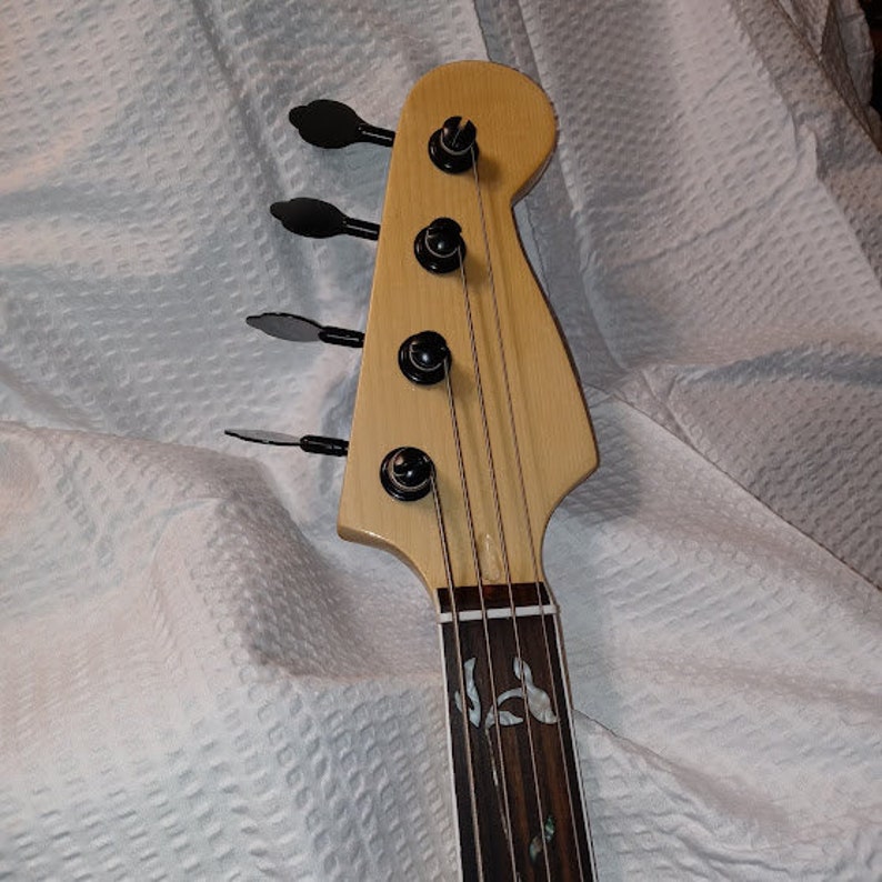 Carved P-bass Fretless Short Scale - Etsy