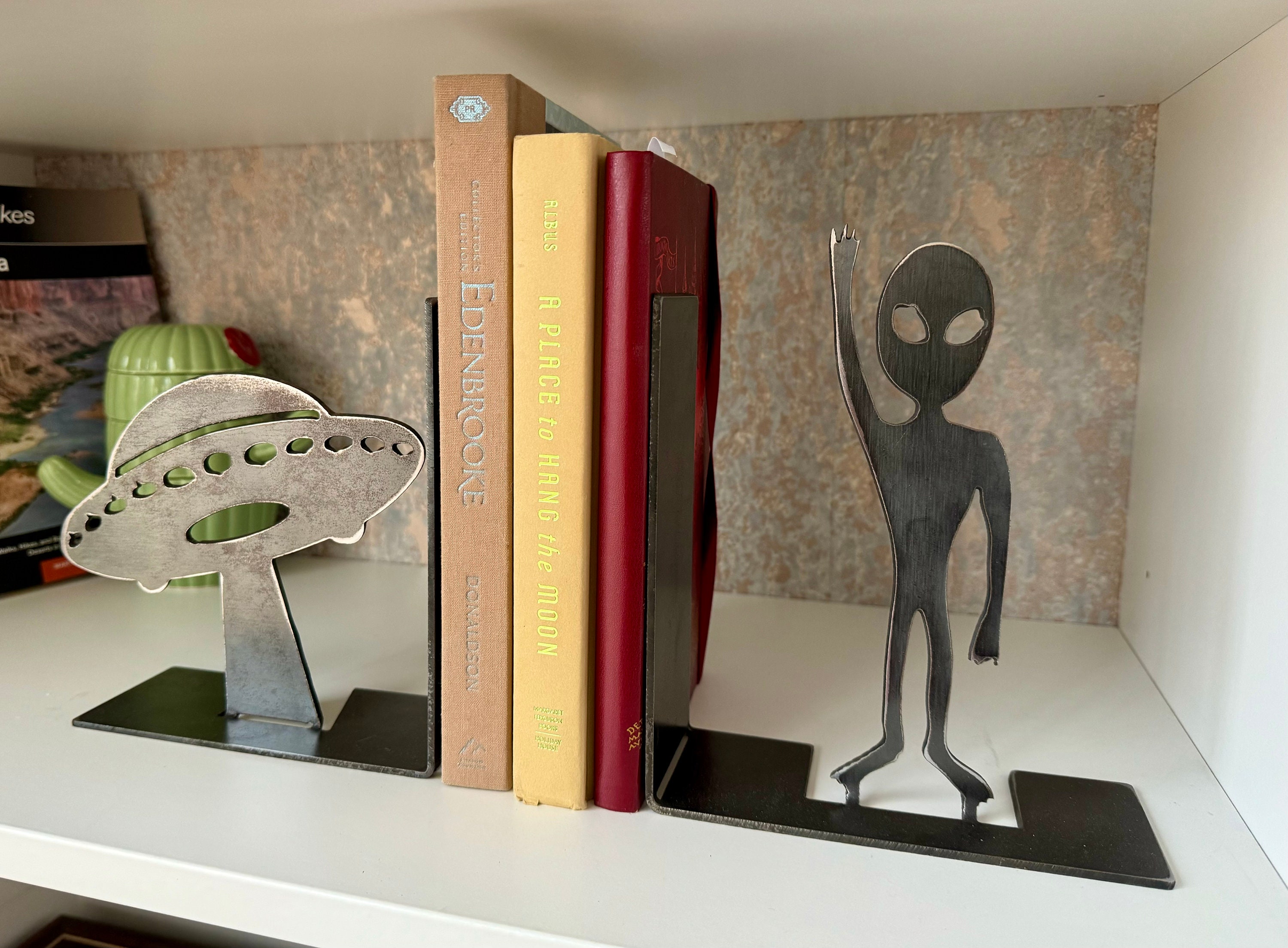 UFO and Alien Bookends - Etsy